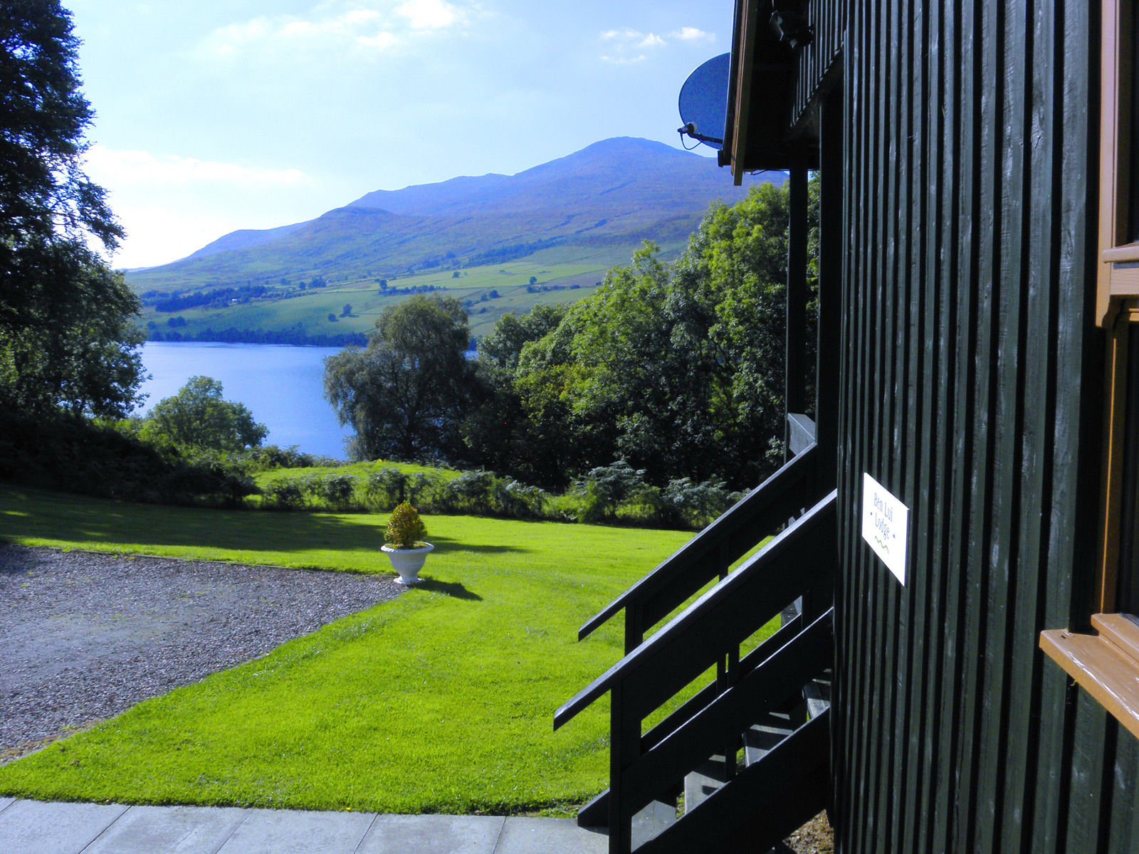 Lochside self-catering holiday lodges Loch Tay